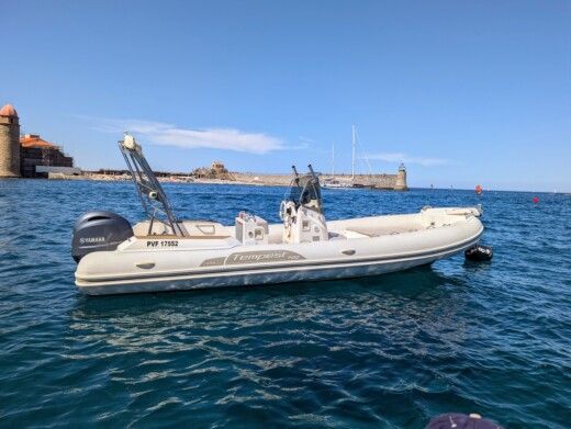 Location Semi-rigide Capelli Capelli Tempest 700 (2013) à Sainte-Marie ...