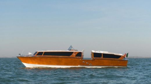 Motorboot Barca Di Lusso In Legno Grand Water Limousine (2015) huren in ...